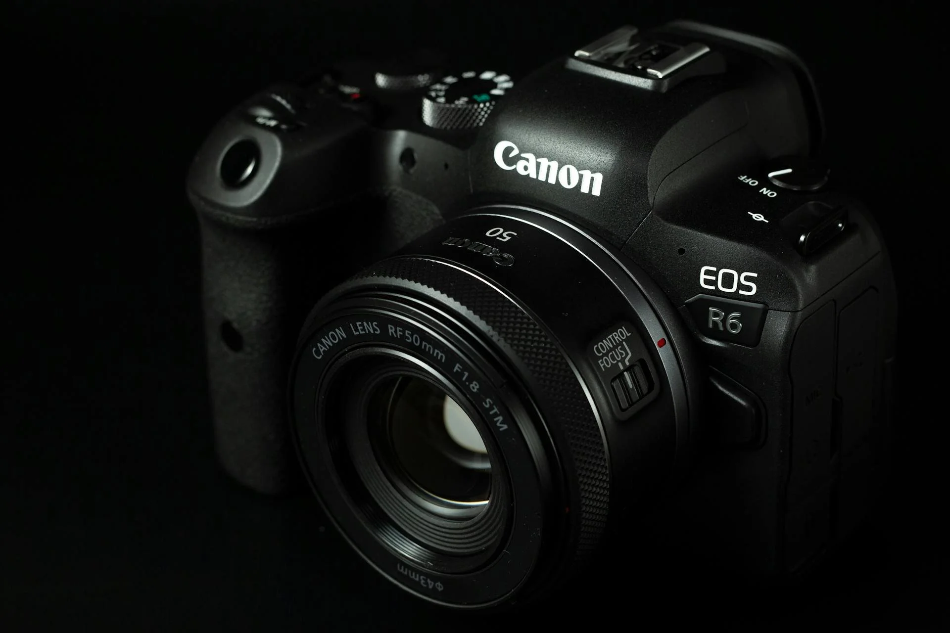Canon partners with Ryan Seacrest Foundation to support next-gen ...