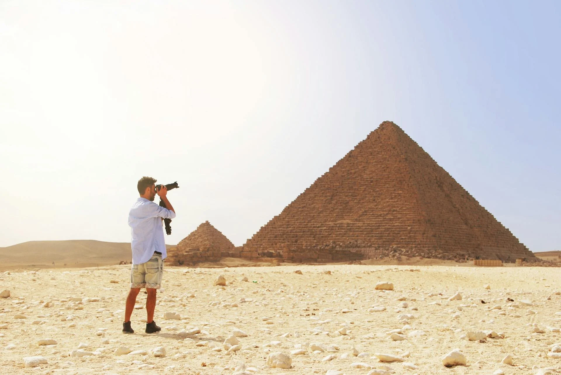 How to stay safe as a solo travel photographer - Them Frames